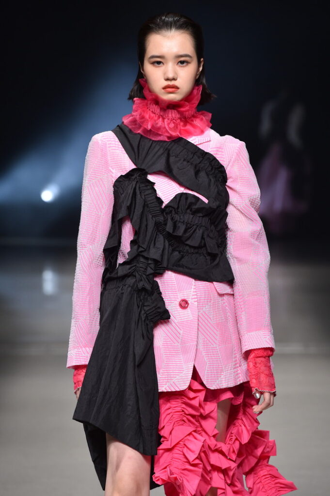 ホウガ（HOUGA）2023年春夏コレクション〇Rakuten Fashion Week TOKYO 2023 SS | zoom up collection