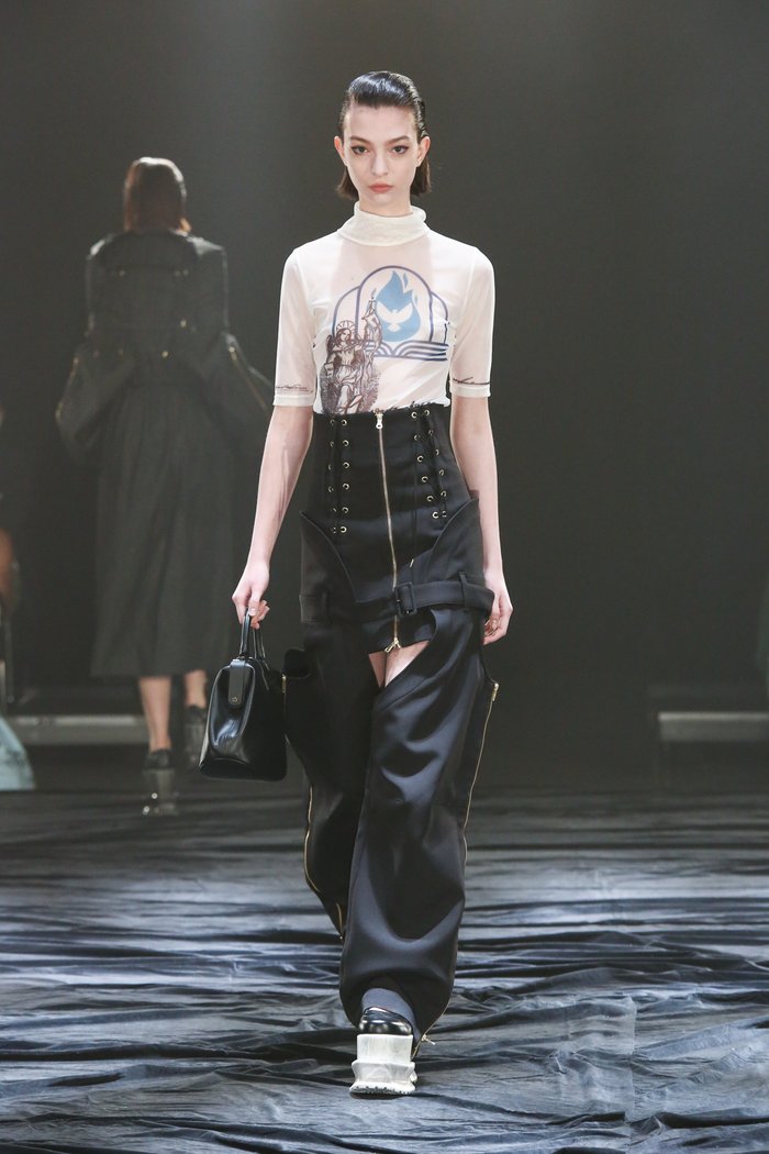 アキコアオキ（AKIKOAOKI）2023／2024年秋冬コレクション〇Rakuten Fashion Week TOKYO 2023 A/W | zoom up collection