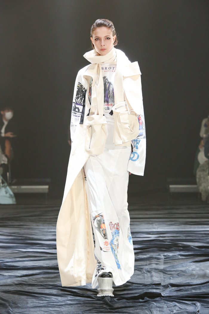 アキコアオキ（AKIKOAOKI）2023／2024年秋冬コレクション〇Rakuten Fashion Week TOKYO 2023 A/W | zoom up collection