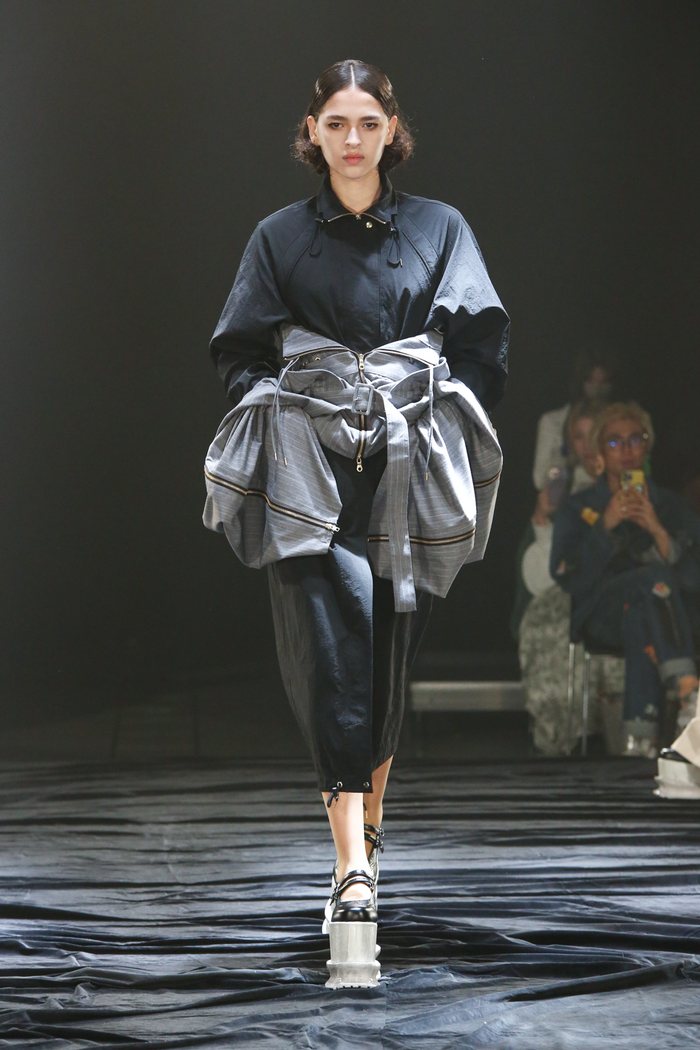 アキコアオキ（AKIKOAOKI）2023／2024年秋冬コレクション〇Rakuten Fashion Week TOKYO 2023 A/W | zoom up collection