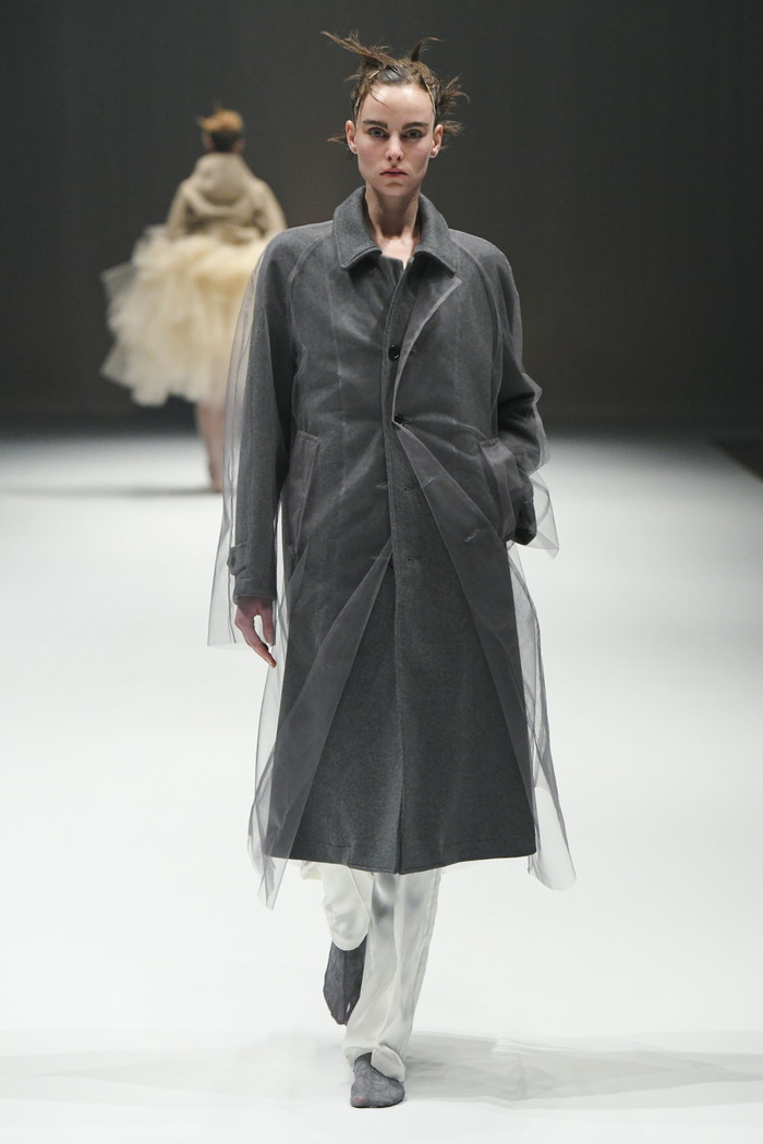 チカ キサダ（Chika Kisada）2023／2024年秋冬コレクション〇Rakuten Fashion Week TOKYO 2023 ...