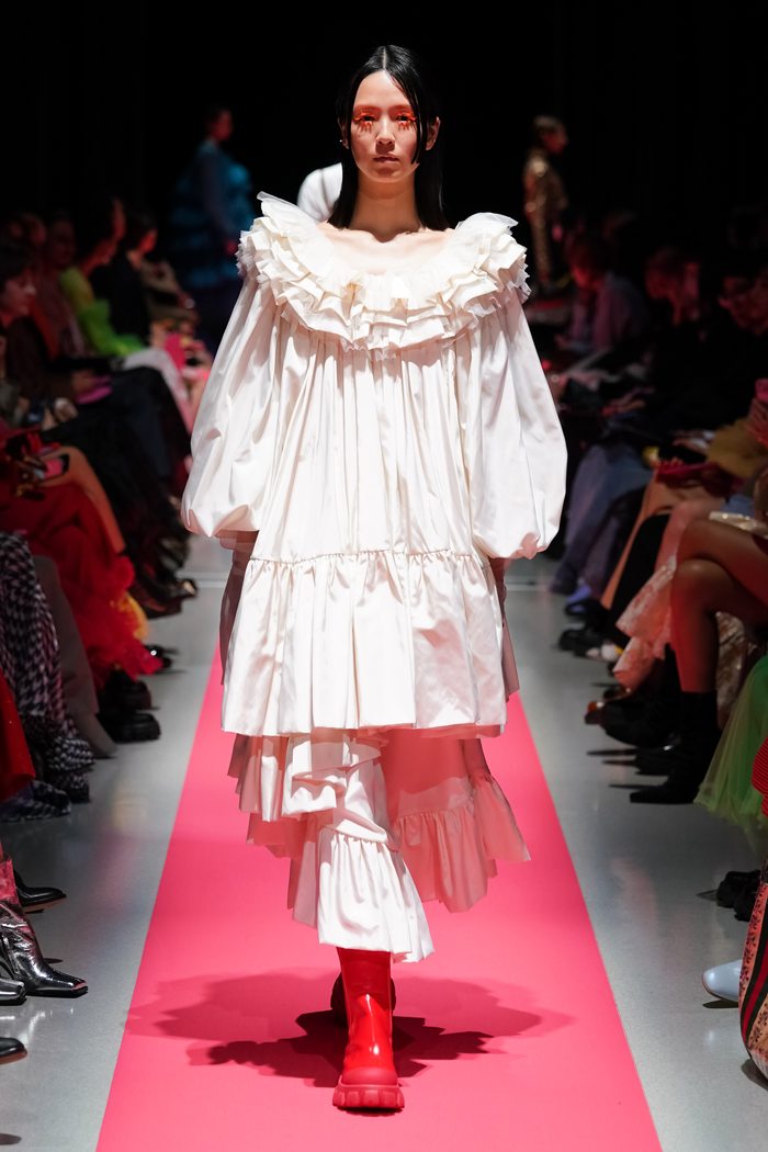 ヴィヴィアーノ（VIVIANO）2023／2024年秋冬コレクション〇Rakuten Fashion Week TOKYO 2023 A/W | zoom up collection