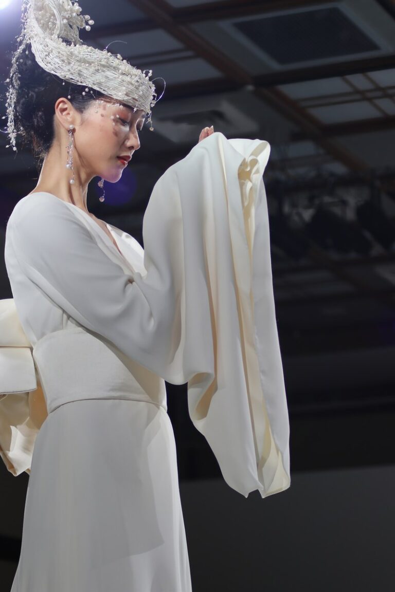 「Yumi Katsura with Meiji Kinenkan New Japanese Wedding -SHINING LOVE-」が ...