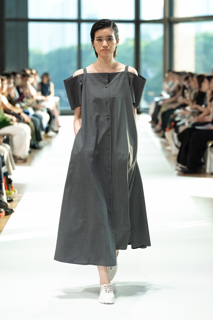 サポートサーフェス（support surface）2025年春夏コレクション〇Rakuten Fashion Week TOKYO 2025 ...