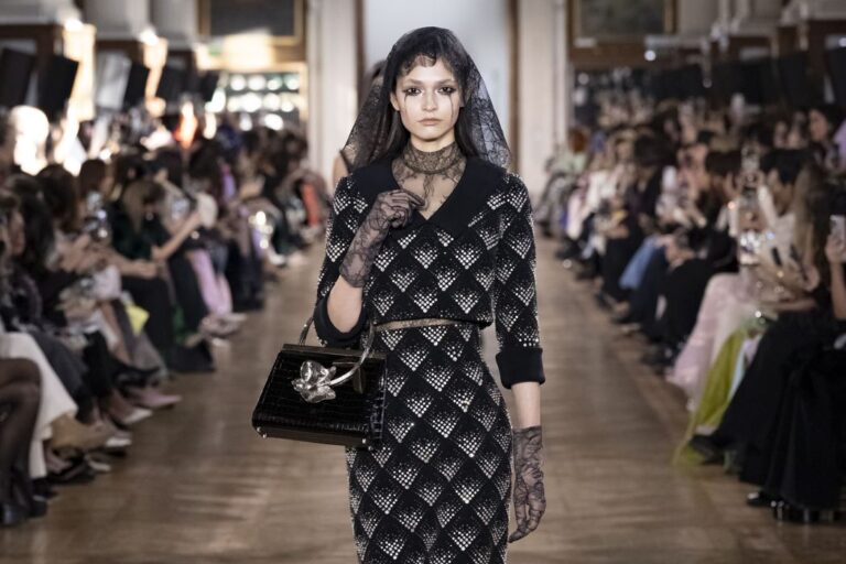 ジョルジュ オベイカ（Georges Hobeika）2025年春夏クチュールコレクション 2025年春夏パリオートクチュールコレクション ...